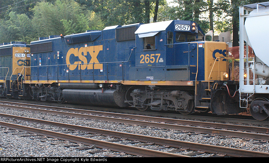 CSX GP38-2 #2657 on C770-16